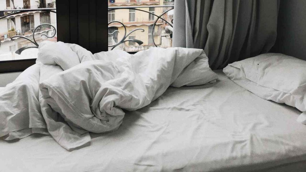 La mattina ti scoccia rifare il letto? Ecco la soluzione geniale
