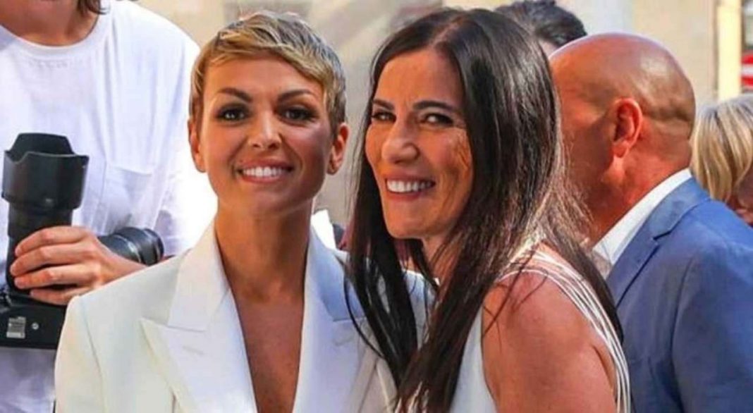 Francesca Pascale in lacrime per Paola Turci: il gesto fatto per la ...