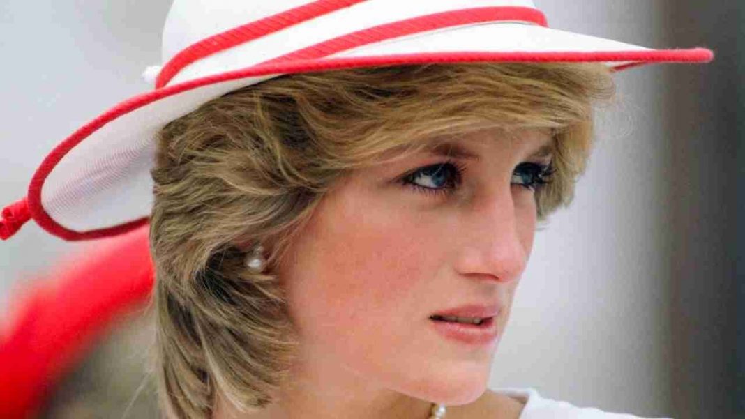 Lo spirito di Diana Spencer a Buckingham Palace: "Veglia su di lei ...
