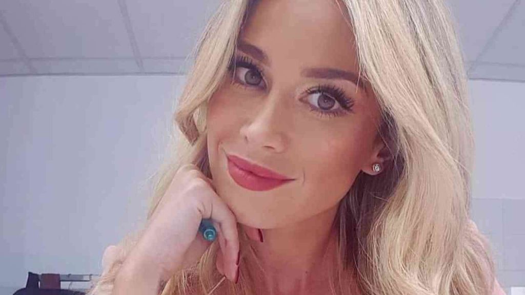 Diletta Leotta la tutina nera attillata lascia poco all'immaginazione ...