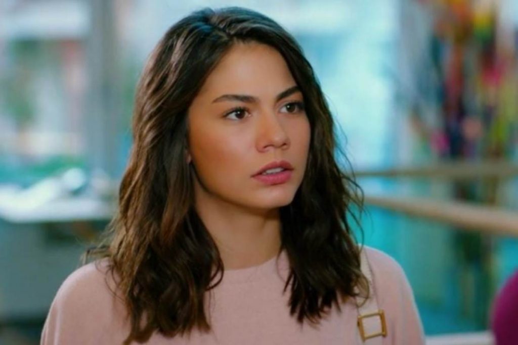 Demet Özdemir, che fine ha fatto l'attrice di Daydreamer? Eccola oggi ...